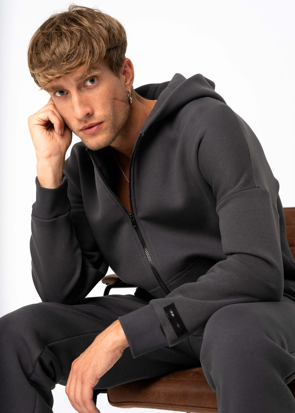Vyriškas treningas „Vytis“ tamsiai pilkas IRON (CMF301) | cutmyfashion